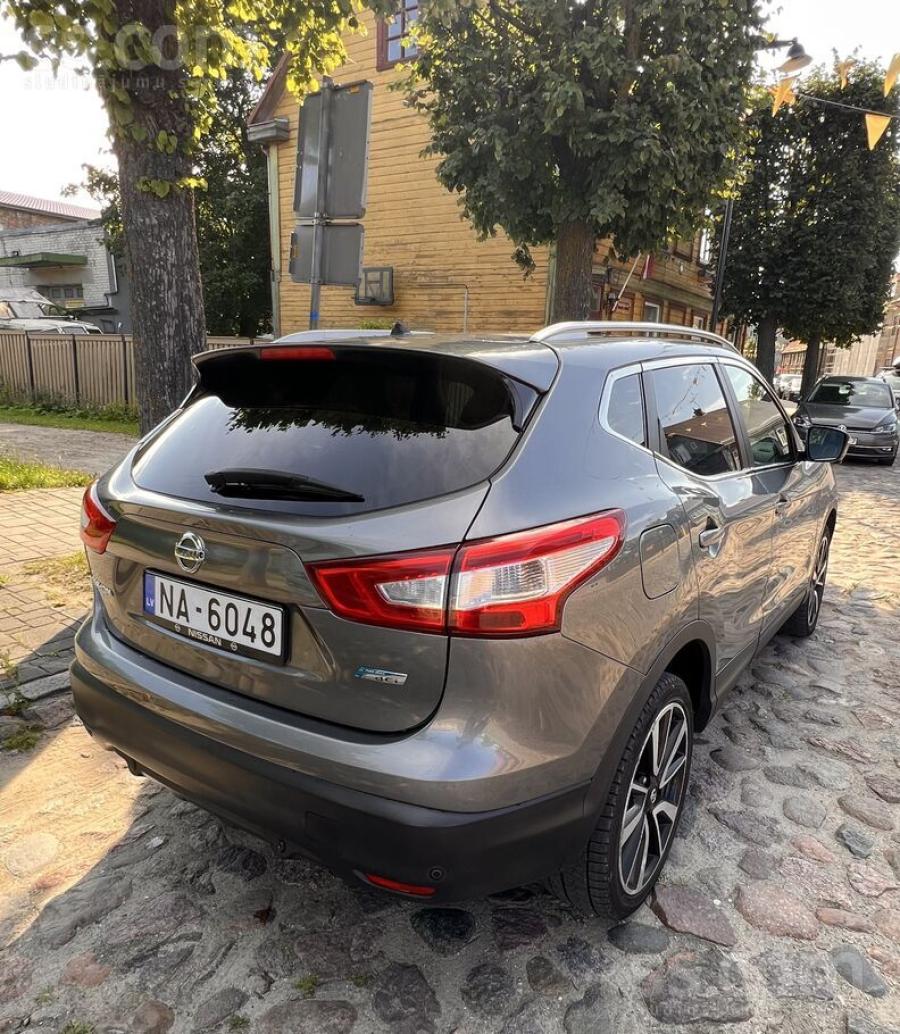 Pelēks Nissan Qashqai 2014 Jelgava, ar dzinēja tilpumu 1.60 L un nobraukumu 326 tūkst. km par 7600 €, foto 4 vietnē AUTOMOTO.COM.LV