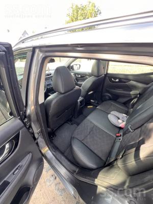 Pelēks Nissan Qashqai 2014 Jelgava, ar dzinēja tilpumu 1.60 L un nobraukumu 326 tūkst. km par 7600 €, foto 9 vietnē AUTOMOTO.COM.LV