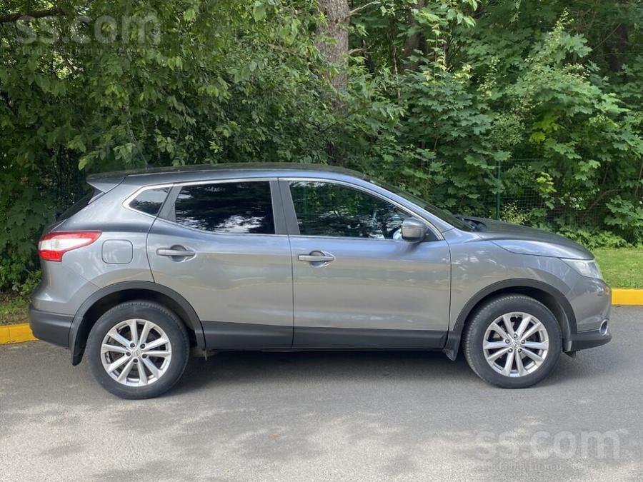 Grey Nissan Qashqai 2015 in Riga, with an engine capacity of 1.20 L and mileage of 0 thousand km for 8999 €, photo 2 on AUTOMOTO.COM.LV