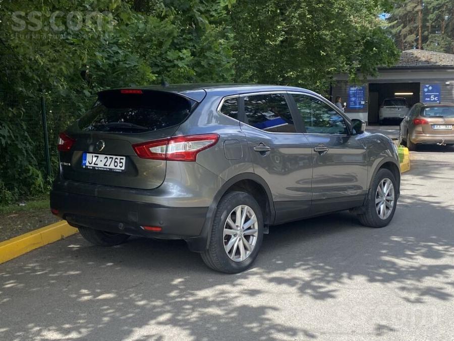 Grey Nissan Qashqai 2015 in Riga, with an engine capacity of 1.20 L and mileage of 0 thousand km for 8999 €, photo 3 on AUTOMOTO.COM.LV
