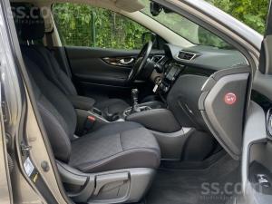 Grey Nissan Qashqai 2015 in Riga, with an engine capacity of 1.20 L and mileage of 0 thousand km for 8999 €, photo 12 on AUTOMOTO.COM.LV