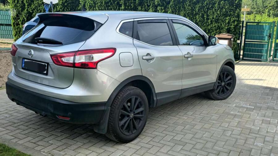 Pelēks Nissan Qashqai 2015 Viļņa, ar dzinēja tilpumu 1.60 L un nobraukumu 169 tūkst. km par 8850 €, foto 6 vietnē AUTOMOTO.COM.LV