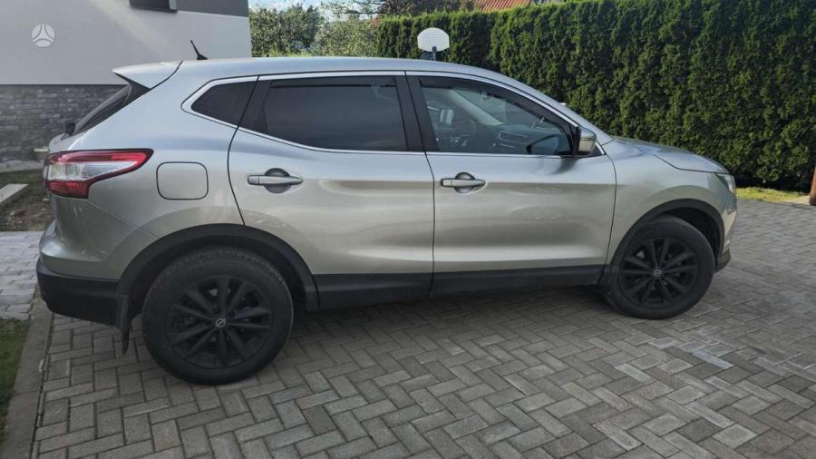 Pelēks Nissan Qashqai 2015 Viļņa, ar dzinēja tilpumu 1.60 L un nobraukumu 169 tūkst. km par 8850 €, foto 7 vietnē AUTOMOTO.COM.LV