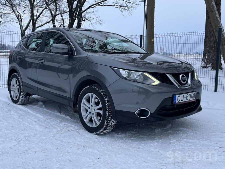Grey Nissan Qashqai 2015 in Cesis, with an engine capacity of 1.20 L and mileage of 0 thousand km for 9990 €, photo 1 on AUTOMOTO.COM.LV