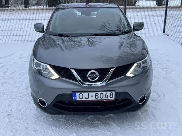 Grey Nissan Qashqai 2015 in Cesis, with an engine capacity of 1.20 L and mileage of 0 thousand km for 9990 €, photo 2 on AUTOMOTO.COM.LV
