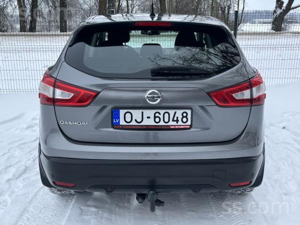 Grey Nissan Qashqai 2015 in Cesis, with an engine capacity of 1.20 L and mileage of 0 thousand km for 9990 €, photo 5 on AUTOMOTO.COM.LV