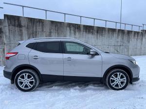 Grey Nissan Qashqai 2015 in Vilnius, with an engine capacity of 1.20 L and mileage of 207 thousand km for 6999 €, photo 5 on AUTOMOTO.COM.LV