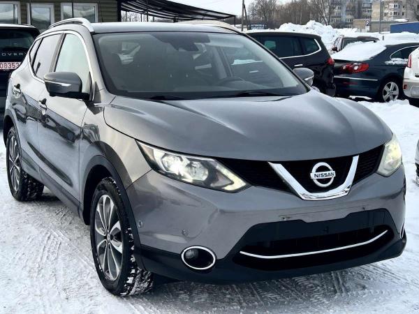 Pelēks Nissan Qashqai 2015 Kretinga, ar dzinēja tilpumu 1.20 L un nobraukumu 150 tūkst. km par 7450 €, foto 1 vietnē AUTOMOTO.COM.LV