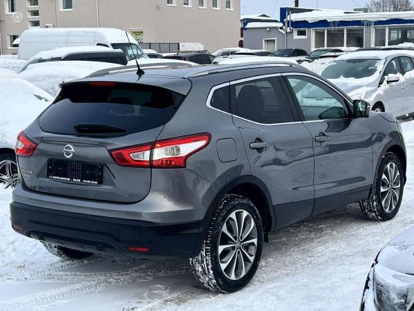 Pelēks Nissan Qashqai 2015 Kretinga, ar dzinēja tilpumu 1.20 L un nobraukumu 150 tūkst. km par 7450 €, foto 7 vietnē AUTOMOTO.COM.LV