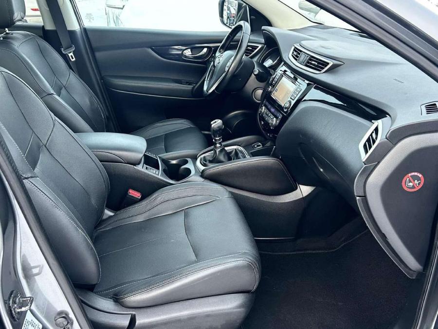 Pelēks Nissan Qashqai 2015 Kretinga, ar dzinēja tilpumu 1.20 L un nobraukumu 150 tūkst. km par 7450 €, foto 13 vietnē AUTOMOTO.COM.LV