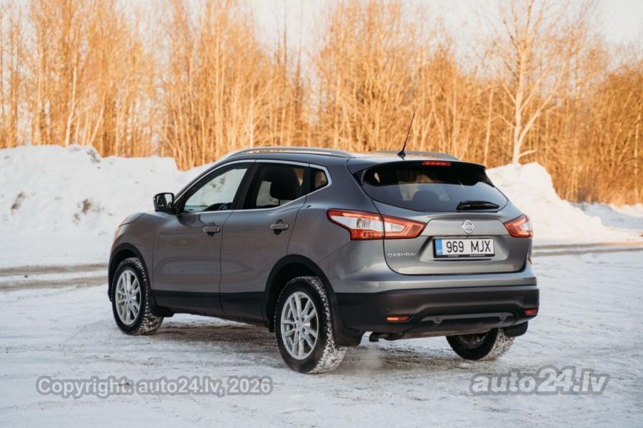 Grey Nissan Qashqai 2015 in Tallinn, with an engine capacity of 1.20 L and mileage of 165 thousand km for 8990 €, photo 4 on AUTOMOTO.COM.LV
