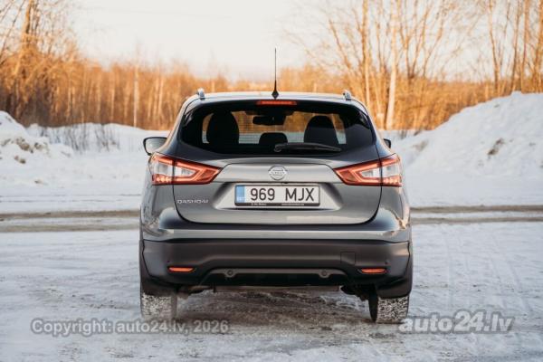Grey Nissan Qashqai 2015 in Tallinn, with an engine capacity of 1.20 L and mileage of 165 thousand km for 8990 €, photo 5 on AUTOMOTO.COM.LV