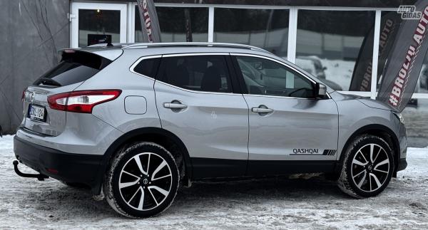 Grey Nissan Qashqai 2015 in Radviliskis, with an engine capacity of 1.20 L and mileage of 150 thousand km for 9950 €, photo 8 on AUTOMOTO.COM.LV