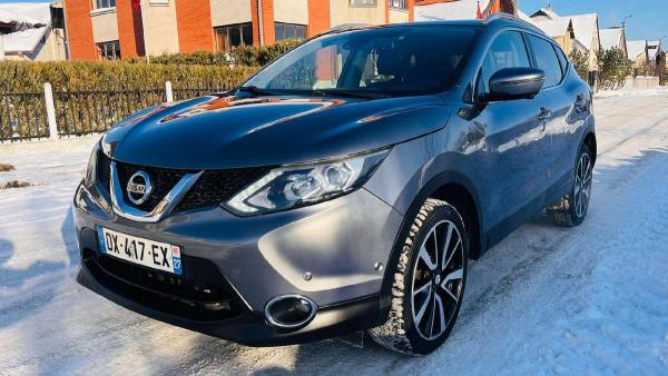 Grey Nissan Qashqai 2015 in Panevezys, with an engine capacity of 1.60 L and mileage of 228 thousand km for 8400 €, photo 3 on AUTOMOTO.COM.LV