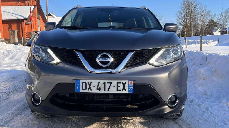 Pelēks Nissan Qashqai 2015 Panevēža, ar dzinēja tilpumu 1.60 L un nobraukumu 228 tūkst. km par 8400 €, foto 12 vietnē AUTOMOTO.COM.LV