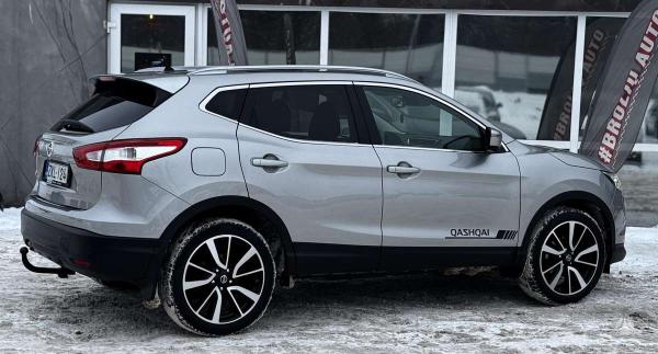 Grey Nissan Qashqai 2015 in Radviliskis, with an engine capacity of 1.20 L and mileage of 150 thousand km for 9950 €, photo 8 on AUTOMOTO.COM.LV
