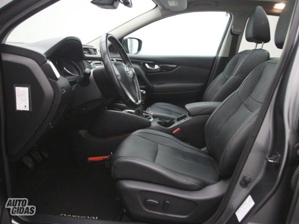 Grey Nissan Qashqai 2015 in Vilnius, with an engine capacity of 1.20 L and mileage of 146 thousand km for 10399 €, photo 4 on AUTOMOTO.COM.LV