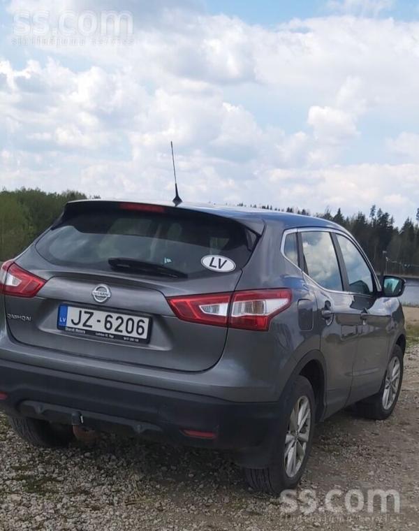 Grey Nissan Qashqai 2015 in Ludza, with an engine capacity of 1.20 L and mileage of 175 thousand km for 6100 €, photo 5 on AUTOMOTO.COM.LV