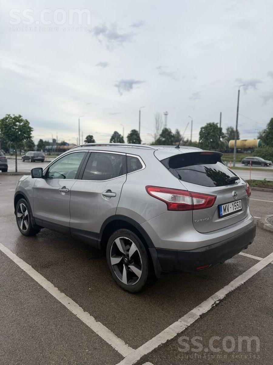 Pelēks Nissan Qashqai 2015 Rīga, ar dzinēja tilpumu 1.50 L un nobraukumu 241 tūkst. km par 7700 €, foto 3 vietnē AUTOMOTO.COM.LV