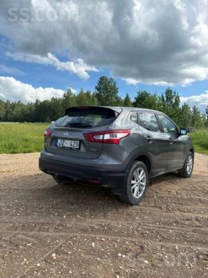 Grey Nissan Qashqai 2015 in Riga, with an engine capacity of 1.50 L and mileage of 98 thousand km for 8000 €, photo 4 on AUTOMOTO.COM.LV