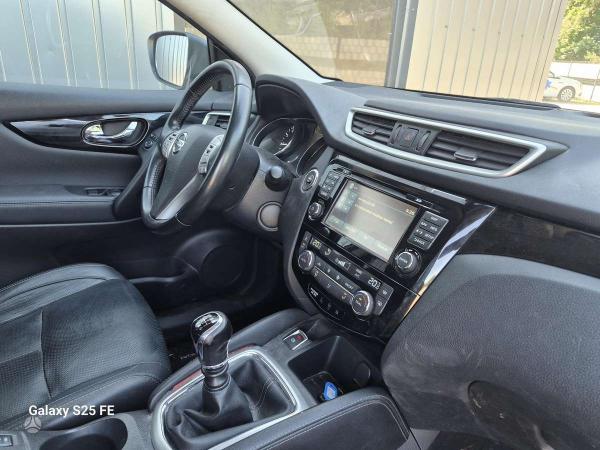 Grey Nissan Qashqai 2015 in Taurage, with an engine capacity of 1.20 L and mileage of 122 thousand km for 5400 €, photo 7 on AUTOMOTO.COM.LV