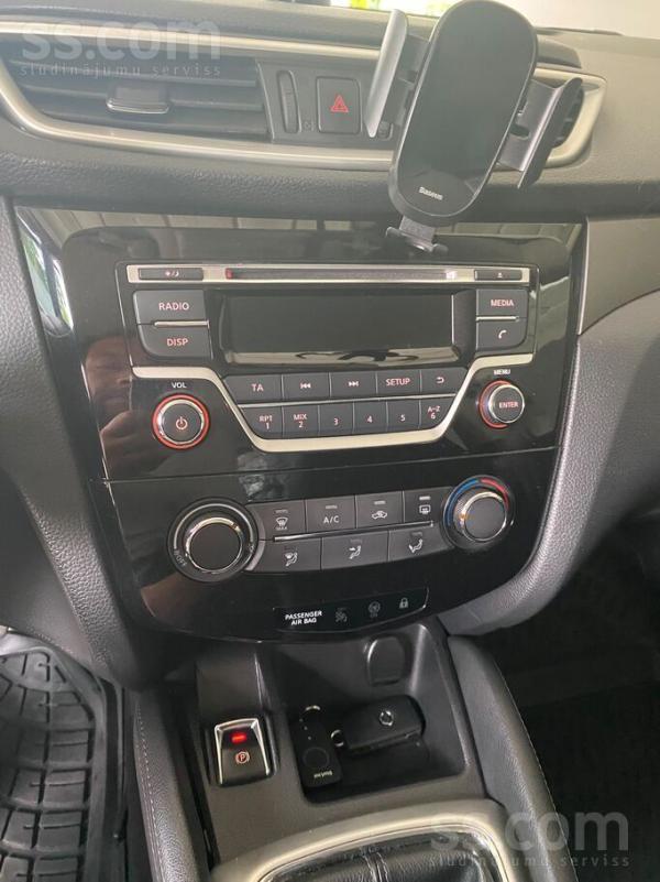Pelēks Nissan Qashqai 2015 Rīga, ar dzinēja tilpumu 1.20 L un nobraukumu 121 tūkst. km par 8400 €, foto 6 vietnē AUTOMOTO.COM.LV