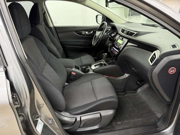 Pelēks Nissan Qashqai 2015 Kauņa, ar dzinēja tilpumu 1.60 L un nobraukumu 254 tūkst. km par 6300 €, foto 10 vietnē AUTOMOTO.COM.LV