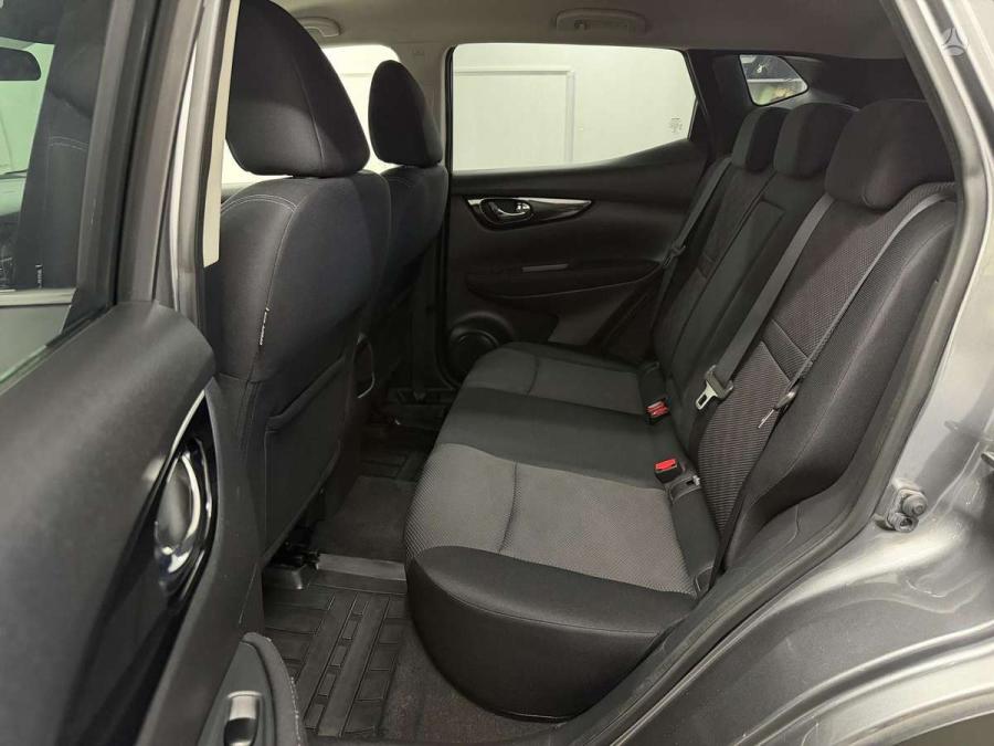 Pelēks Nissan Qashqai 2015 Kauņa, ar dzinēja tilpumu 1.60 L un nobraukumu 254 tūkst. km par 6300 €, foto 19 vietnē AUTOMOTO.COM.LV