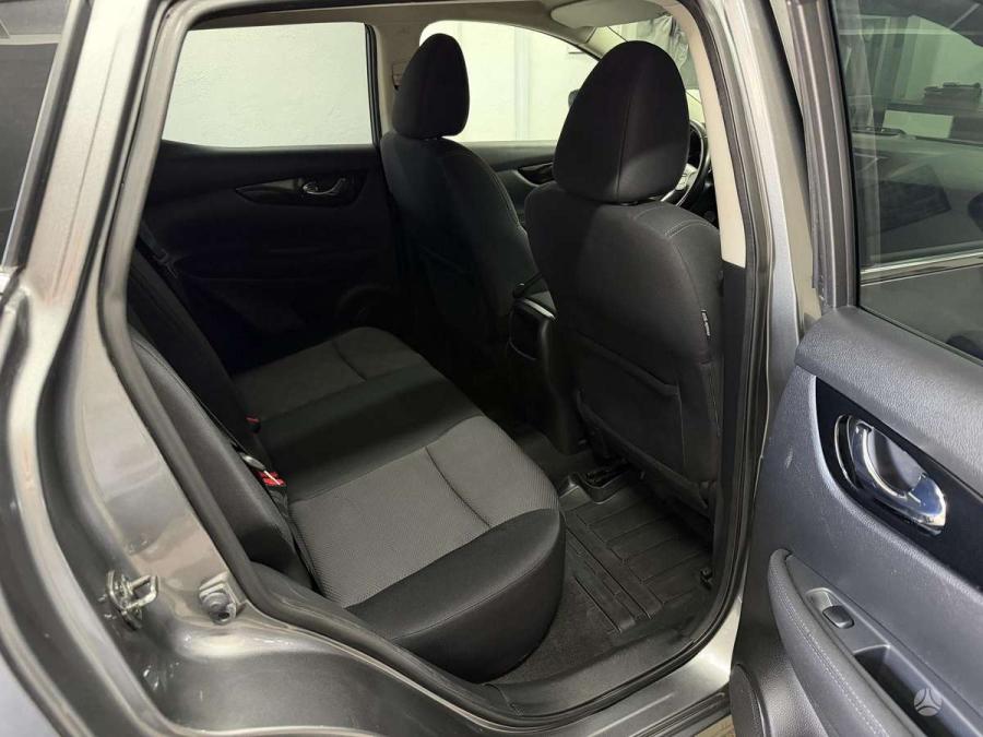 Pelēks Nissan Qashqai 2015 Kauņa, ar dzinēja tilpumu 1.60 L un nobraukumu 254 tūkst. km par 6300 €, foto 20 vietnē AUTOMOTO.COM.LV