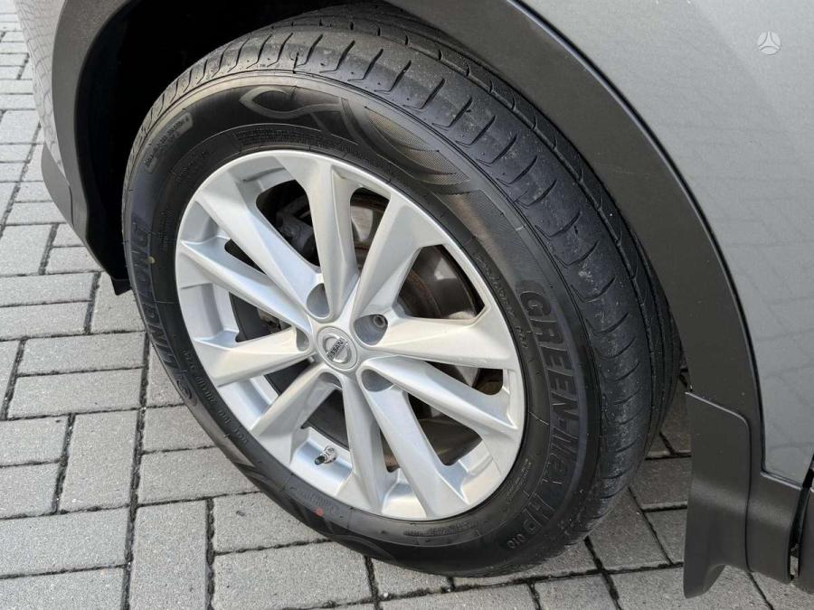Pelēks Nissan Qashqai 2015 Kauņa, ar dzinēja tilpumu 1.60 L un nobraukumu 254 tūkst. km par 6300 €, foto 26 vietnē AUTOMOTO.COM.LV