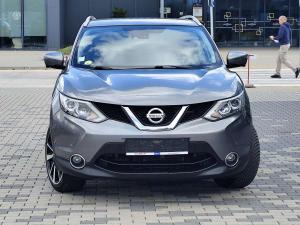 Grey Nissan Qashqai 2015 in Siauliai, with an engine capacity of 1.60 L and mileage of 250 thousand km for 8600 €, photo 5 on AUTOMOTO.COM.LV