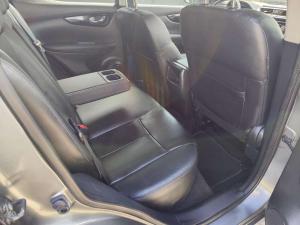 Grey Nissan Qashqai 2015 in Siauliai, with an engine capacity of 1.60 L and mileage of 250 thousand km for 8600 €, photo 16 on AUTOMOTO.COM.LV