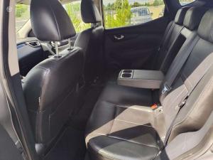 Grey Nissan Qashqai 2015 in Siauliai, with an engine capacity of 1.60 L and mileage of 250 thousand km for 8600 €, photo 17 on AUTOMOTO.COM.LV