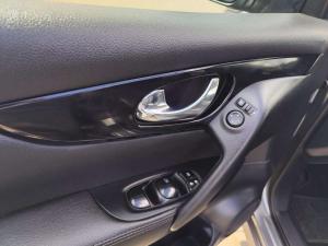 Grey Nissan Qashqai 2015 in Siauliai, with an engine capacity of 1.60 L and mileage of 250 thousand km for 8600 €, photo 20 on AUTOMOTO.COM.LV