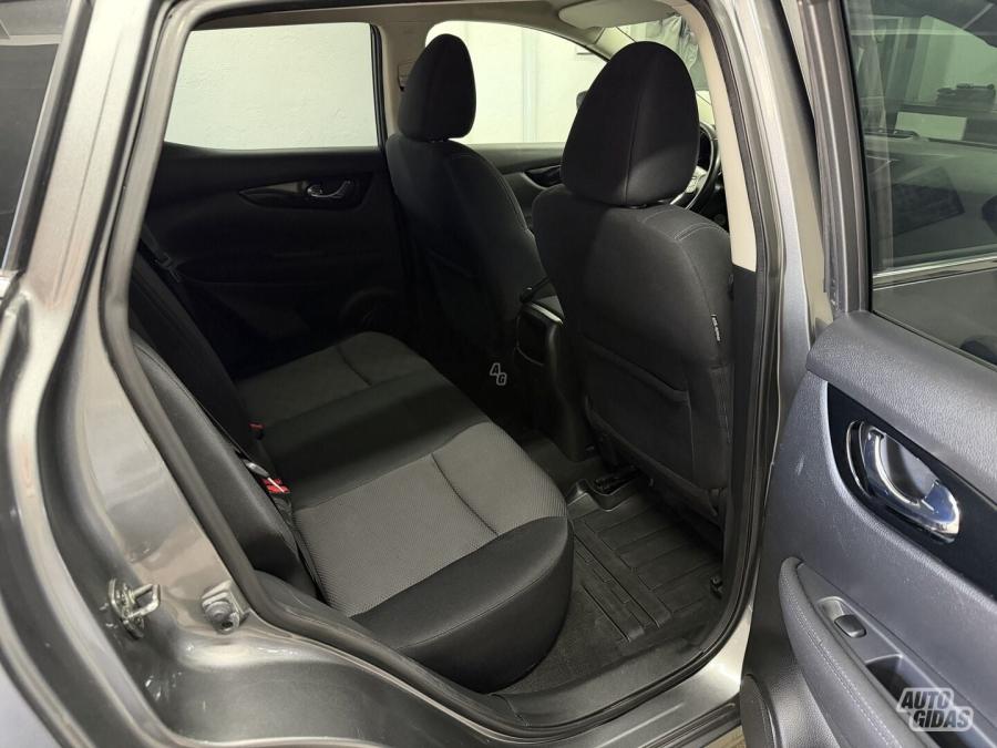 Grey Nissan Qashqai 2015 in Kaunas, with an engine capacity of 1.60 L and mileage of 254 thousand km for 6300 €, photo 29 on AUTOMOTO.COM.LV