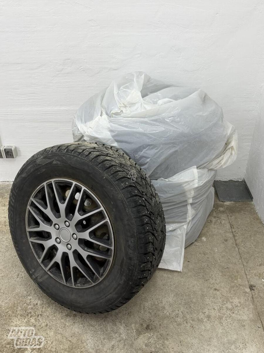 Grey Nissan Qashqai 2015 in Kaunas, with an engine capacity of 1.60 L and mileage of 254 thousand km for 6300 €, photo 39 on AUTOMOTO.COM.LV
