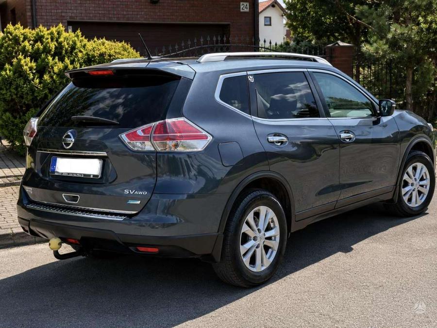 Grey Nissan Qashqai 2015 in Klaipeda, with an engine capacity of 2.49 L and mileage of 154 thousand km for 8500 €, photo 4 on AUTOMOTO.COM.LV