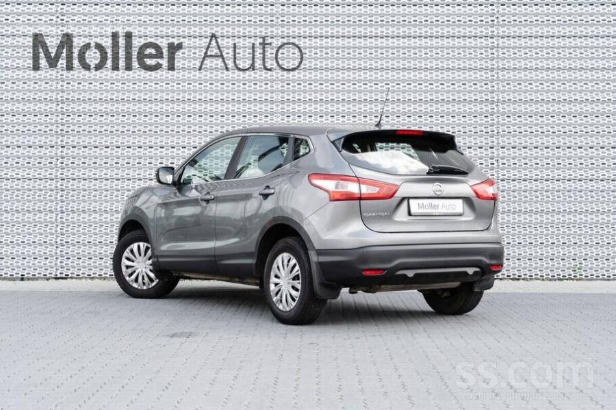 Grey Nissan Qashqai 2015 in Riga, with an engine capacity of 1.20 L and mileage of 137 thousand km for 5900 €, photo 4 on AUTOMOTO.COM.LV