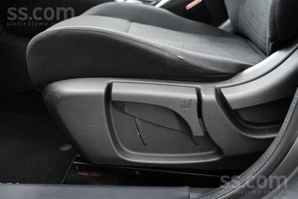 Pelēks Nissan Qashqai 2015 Rīga, ar dzinēja tilpumu 1.20 L un nobraukumu 137 tūkst. km par 5900 €, foto 8 vietnē AUTOMOTO.COM.LV