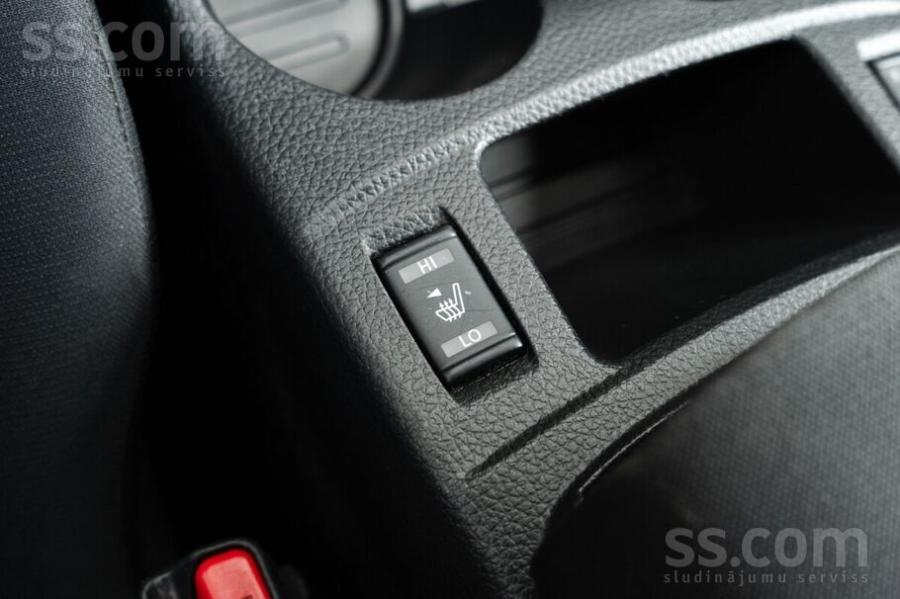 Grey Nissan Qashqai 2015 in Riga, with an engine capacity of 1.20 L and mileage of 137 thousand km for 5900 €, photo 16 on AUTOMOTO.COM.LV