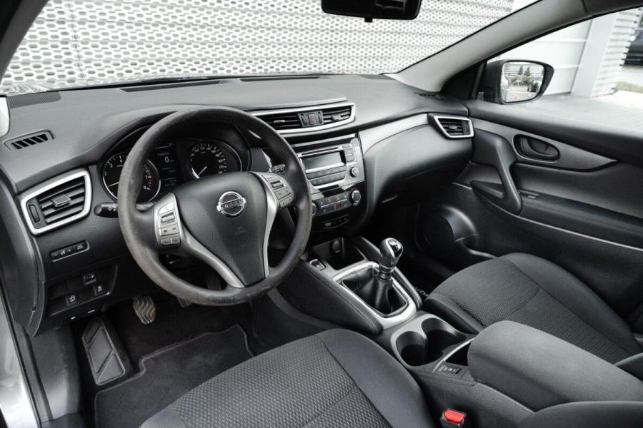 Grey Nissan Qashqai 2015 in Marupe, with an engine capacity of 1.20 L and mileage of 137 thousand km for 5650 €, photo 10 on AUTOMOTO.COM.LV