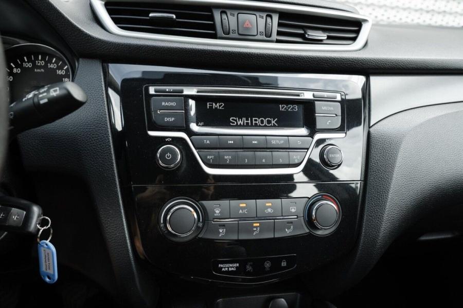 Grey Nissan Qashqai 2015 in Marupe, with an engine capacity of 1.20 L and mileage of 137 thousand km for 5650 €, photo 14 on AUTOMOTO.COM.LV