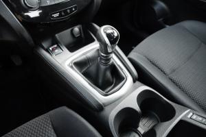 Grey Nissan Qashqai 2015 in Marupe, with an engine capacity of 1.20 L and mileage of 137 thousand km for 5650 €, photo 15 on AUTOMOTO.COM.LV