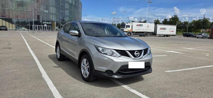 Grey Nissan Qashqai 2015 in Siauliai, with an engine capacity of 1.20 L and mileage of 97 thousand km for 8800 €, photo 1 on AUTOMOTO.COM.LV