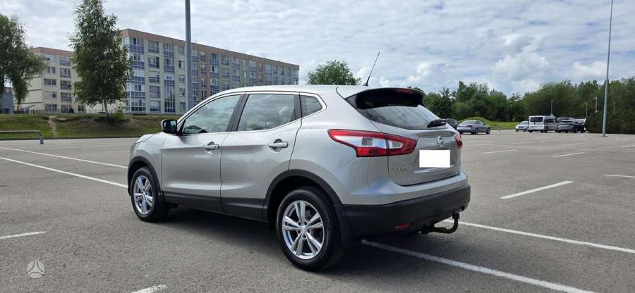 Grey Nissan Qashqai 2015 in Siauliai, with an engine capacity of 1.20 L and mileage of 97 thousand km for 8800 €, photo 7 on AUTOMOTO.COM.LV