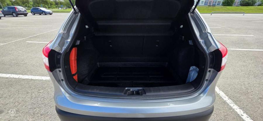 Grey Nissan Qashqai 2015 in Siauliai, with an engine capacity of 1.20 L and mileage of 97 thousand km for 8800 €, photo 13 on AUTOMOTO.COM.LV