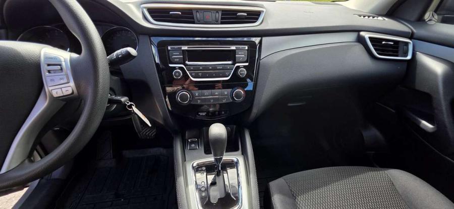 Grey Nissan Qashqai 2015 in Siauliai, with an engine capacity of 1.20 L and mileage of 97 thousand km for 8800 €, photo 18 on AUTOMOTO.COM.LV