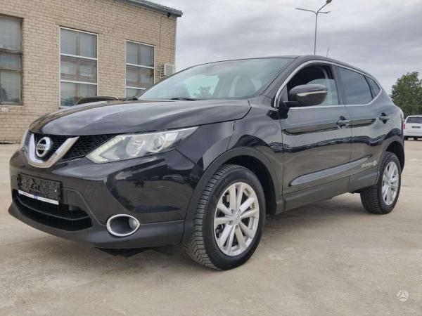 Grey Nissan Qashqai 2015 in Siauliai, with an engine capacity of 1.60 L and mileage of 262 thousand km for 7650 €, photo 2 on AUTOMOTO.COM.LV