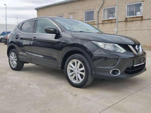 Grey Nissan Qashqai 2015 in Siauliai, with an engine capacity of 1.60 L and mileage of 262 thousand km for 7650 €, photo 7 on AUTOMOTO.COM.LV