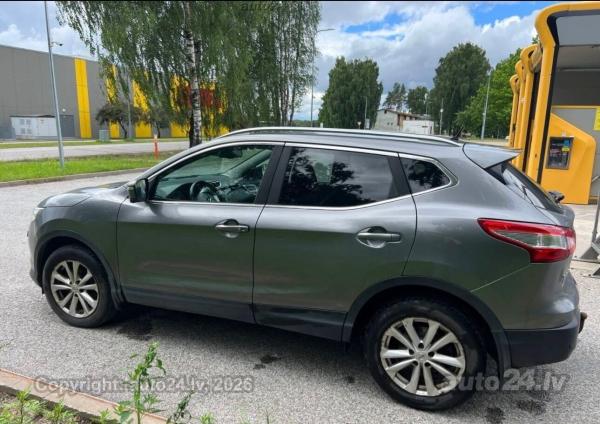 Grey Nissan Qashqai 2015 in Tallinn, with an engine capacity of 1.20 L and mileage of 176 thousand km for 5950 €, photo 3 on AUTOMOTO.COM.LV